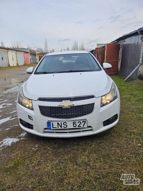 Balts Chevrolet Cruze 2011 Panevēža, ar dzinēja tilpumu 2.00 L un nobraukumu 209 tūkst. km par 3500 €, foto 3 vietnē AUTOMOTO.COM.LV