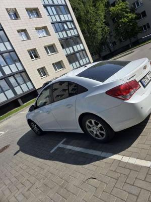 White Chevrolet Cruze 2012 in Plunge, with an engine capacity of 2.00 L and mileage of 270 thousand km for 1200 €, photo 4 on AUTOMOTO.COM.LV