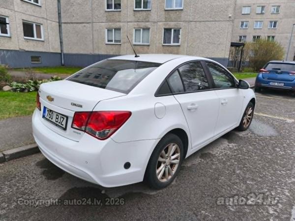 Белый Шевроле Круз 2013 в Таллин, объемом двигателя 1.80 л и пробегом 264 тыс. км за 3500 €, фото 5 на AUTOMOTO.COM.LV