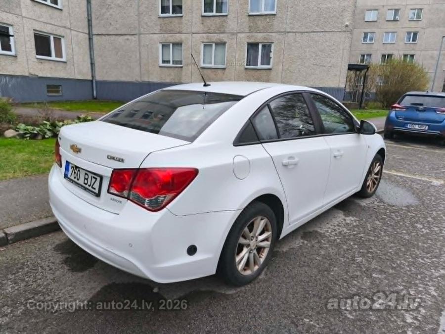 Balts Chevrolet Cruze 2013 Tallina, ar dzinēja tilpumu 1.80 L un nobraukumu 264 tūkst. km par 3500 €, foto 6 vietnē AUTOMOTO.COM.LV