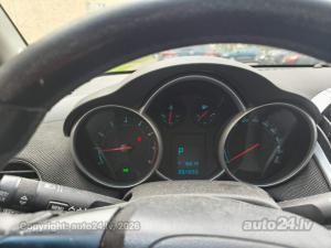 Balts Chevrolet Cruze 2013 Tallina, ar dzinēja tilpumu 1.80 L un nobraukumu 264 tūkst. km par 3500 €, foto 14 vietnē AUTOMOTO.COM.LV