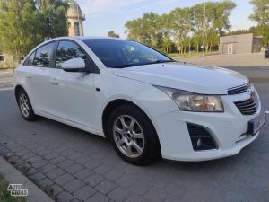 Белый Шевроле Круз 2013 в Кретинга, объемом двигателя 1.70 л и пробегом 378 тыс. км за 2000 €, фото 4 на AUTOMOTO.COM.LV