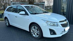 White Chevrolet Cruze 2013 in Taurage, with an engine capacity of 1.70 L and mileage of 189 thousand km for 3990 €, photo 3 on AUTOMOTO.COM.LV