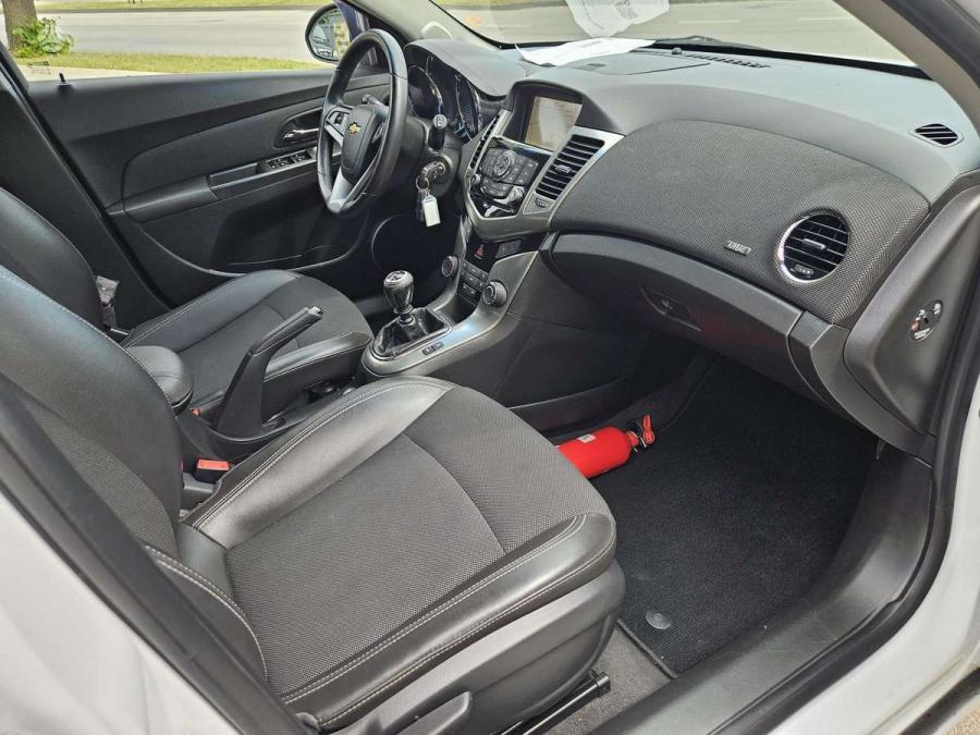 Balts Chevrolet Cruze 2013 Šauļi, ar dzinēja tilpumu 1.70 L un nobraukumu 184 tūkst. km par 4450 €, foto 15 vietnē AUTOMOTO.COM.LV