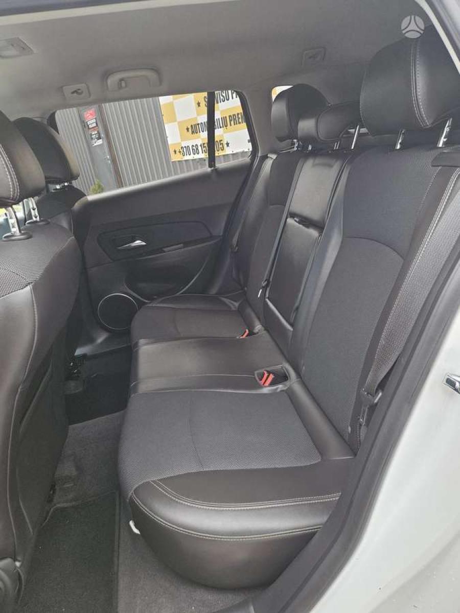 Balts Chevrolet Cruze 2013 Šauļi, ar dzinēja tilpumu 1.70 L un nobraukumu 184 tūkst. km par 4450 €, foto 16 vietnē AUTOMOTO.COM.LV