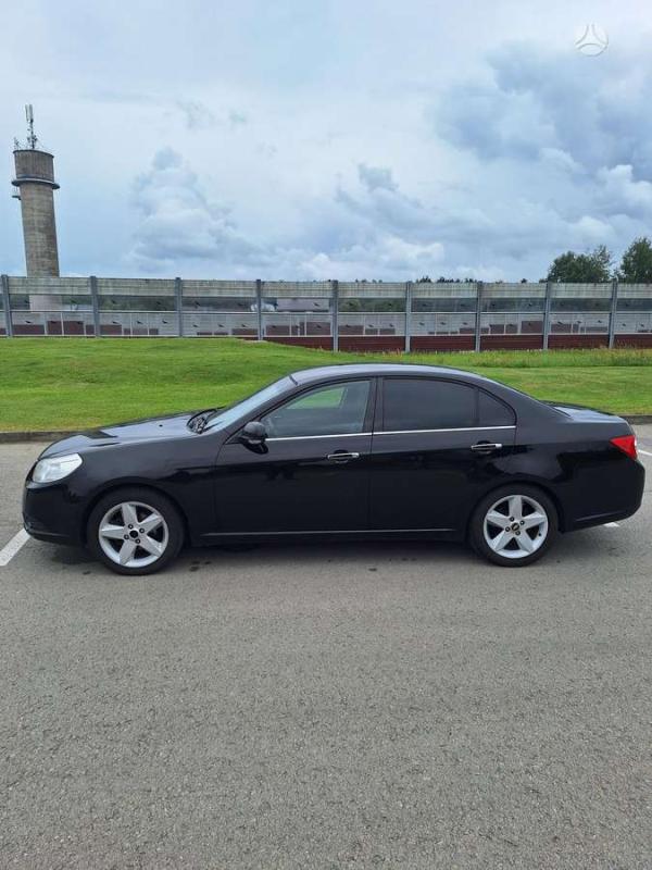 Black Chevrolet Epica 2008 in Kazlu Ruda, with an engine capacity of 2.50 L and mileage of 446 thousand km for 1100 €, photo 5 on AUTOMOTO.COM.LV