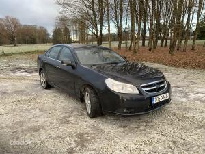 Melns Chevrolet Epica 2010 Tallina, ar dzinēja tilpumu 2.00 L un nobraukumu 409 tūkst. km par 1400 €, foto 3 vietnē AUTOMOTO.COM.LV