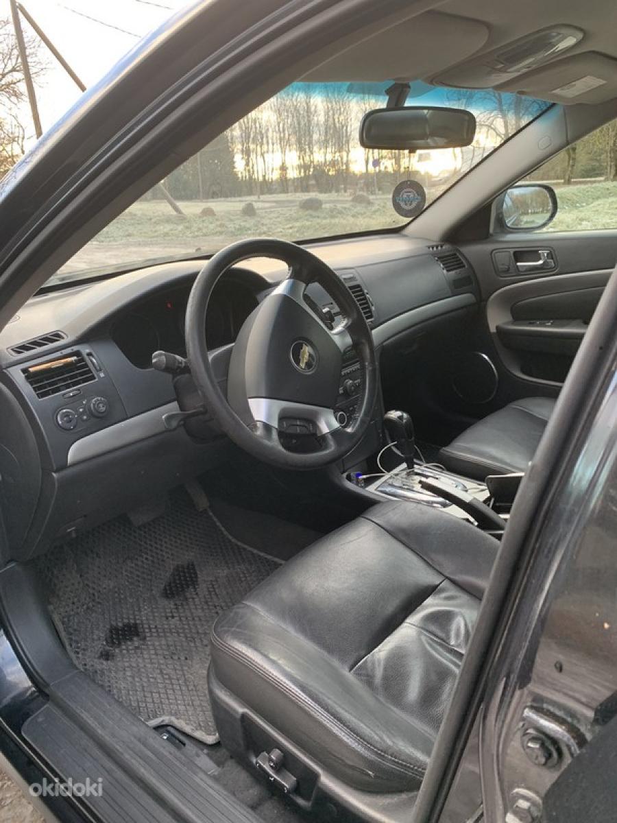 Melns Chevrolet Epica 2010 Tallina, ar dzinēja tilpumu 2.00 L un nobraukumu 409 tūkst. km par 1400 €, foto 17 vietnē AUTOMOTO.COM.LV