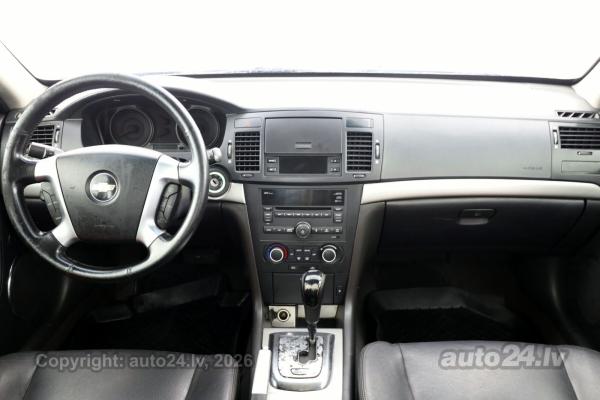 Black Chevrolet Epica 2010 in Tallinn, with an engine capacity of 2.00 L and mileage of 422 thousand km for 999 €, photo 6 on AUTOMOTO.COM.LV
