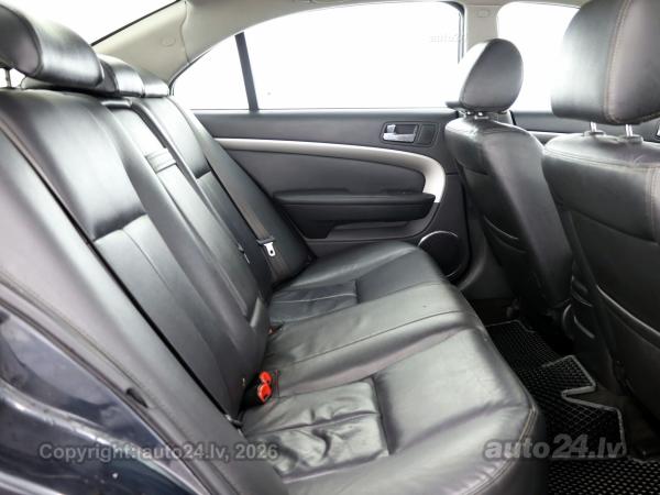 Black Chevrolet Epica 2010 in Tallinn, with an engine capacity of 2.00 L and mileage of 422 thousand km for 999 €, photo 8 on AUTOMOTO.COM.LV