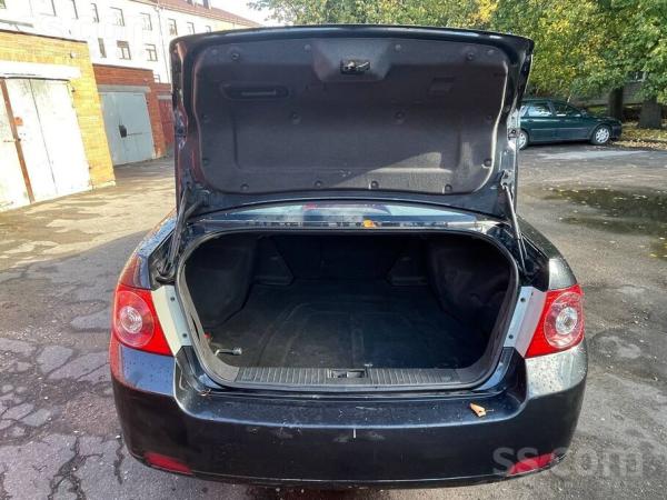 Pelēks Chevrolet Epica 2006 Jelgava, ar dzinēja tilpumu 2.00 L un nobraukumu 432 tūkst. km par 550 €, foto 4 vietnē AUTOMOTO.COM.LV