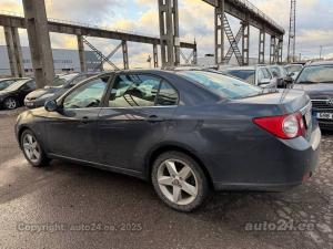 Grey Chevrolet Epica 2007 in Tallinn, with an engine capacity of 2.50 L and mileage of 286 thousand km for 599 €, photo 4 on AUTOMOTO.COM.LV