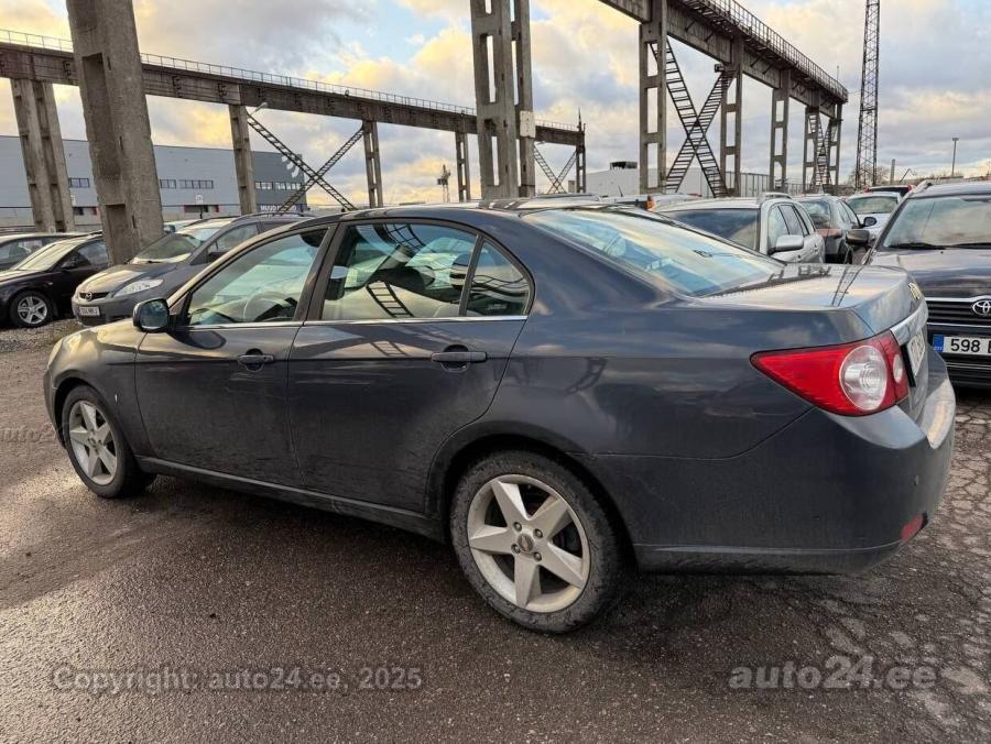 Grey Chevrolet Epica 2007 in Tallinn, with an engine capacity of 2.50 L and mileage of 286 thousand km for 599 €, photo 4 on AUTOMOTO.COM.LV