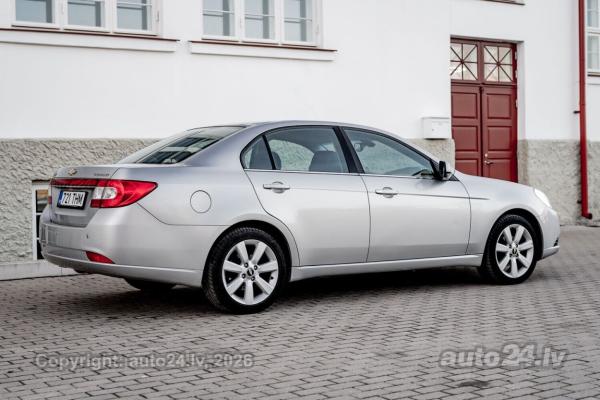 Grey Chevrolet Epica 2009 in Tallinn, with an engine capacity of 2.50 L and mileage of 61 thousand km for 4390 €, photo 9 on AUTOMOTO.COM.LV