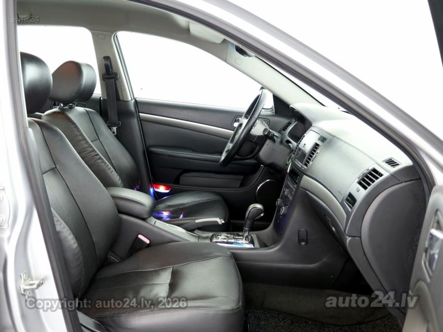 Grey Chevrolet Epica 2009 in Tallinn, with an engine capacity of 2.00 L and mileage of 306 thousand km for 999 €, photo 7 on AUTOMOTO.COM.LV