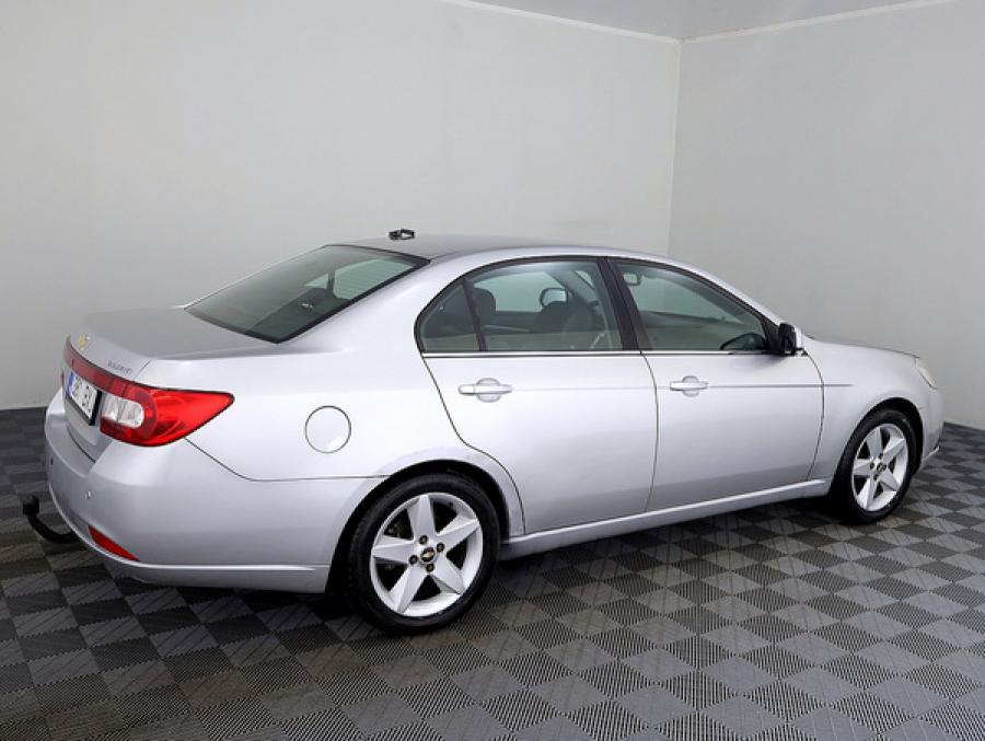 Pelēks Chevrolet Epica 2009 Tallina, ar dzinēja tilpumu 2.00 L un nobraukumu 306 tūkst. km par 999 €, foto 4 vietnē AUTOMOTO.COM.LV