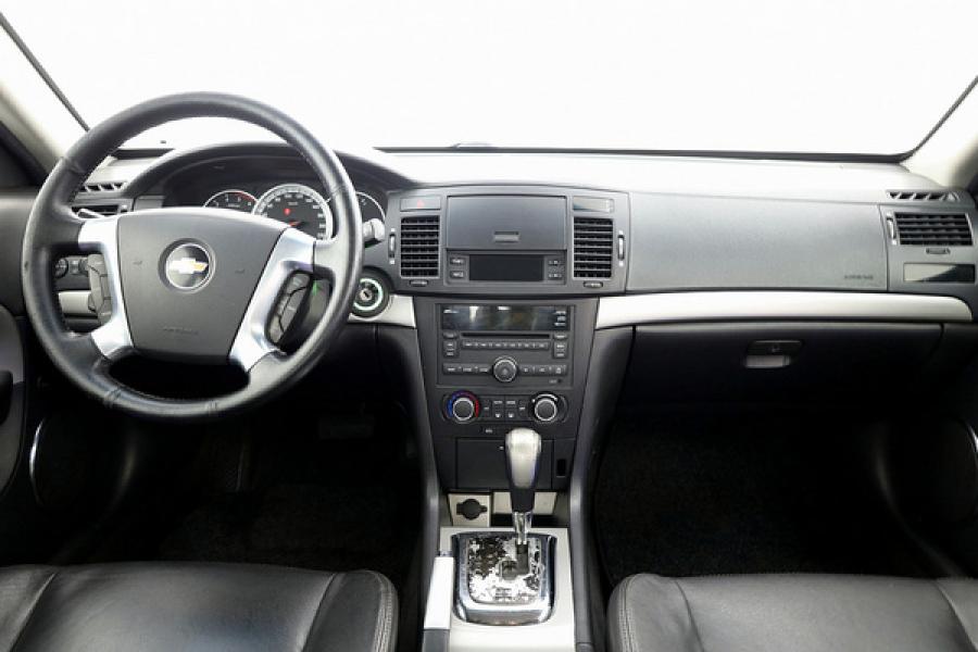 Pelēks Chevrolet Epica 2009 Tallina, ar dzinēja tilpumu 2.00 L un nobraukumu 306 tūkst. km par 999 €, foto 6 vietnē AUTOMOTO.COM.LV