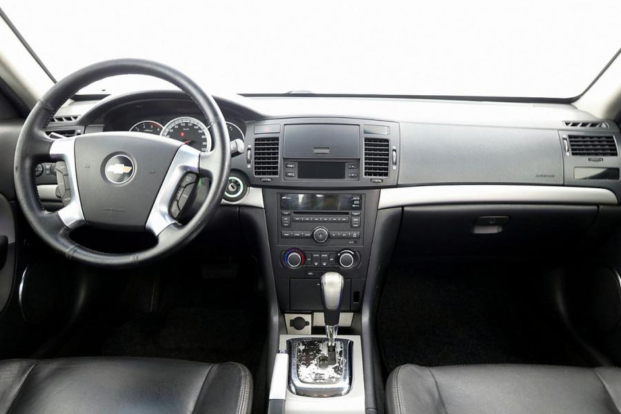 Pelēks Chevrolet Epica 2009 Tallina, ar dzinēja tilpumu 2.00 L un nobraukumu 306 tūkst. km par 999 €, foto 13 vietnē AUTOMOTO.COM.LV