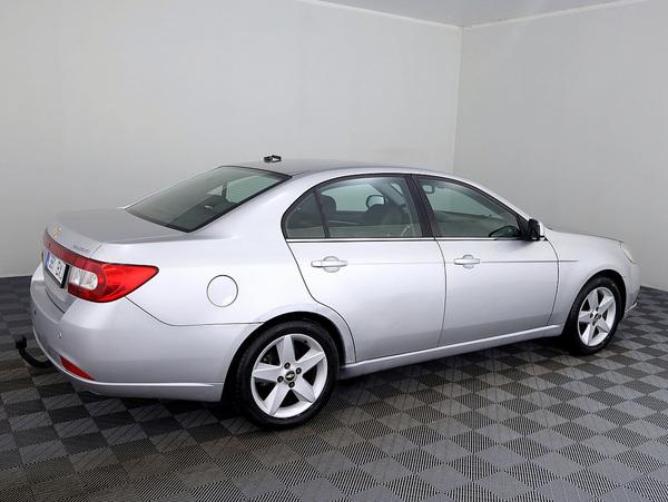 Grey Chevrolet Epica 2009 in Tallinn, with an engine capacity of 2.00 L and mileage of 306 thousand km for 999 €, photo 4 on AUTOMOTO.COM.LV