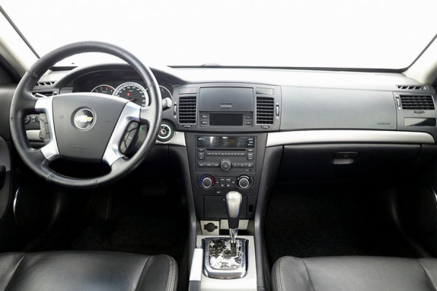 Pelēks Chevrolet Epica 2009 Tallina, ar dzinēja tilpumu 2.00 L un nobraukumu 306 tūkst. km par 999 €, foto 6 vietnē AUTOMOTO.COM.LV