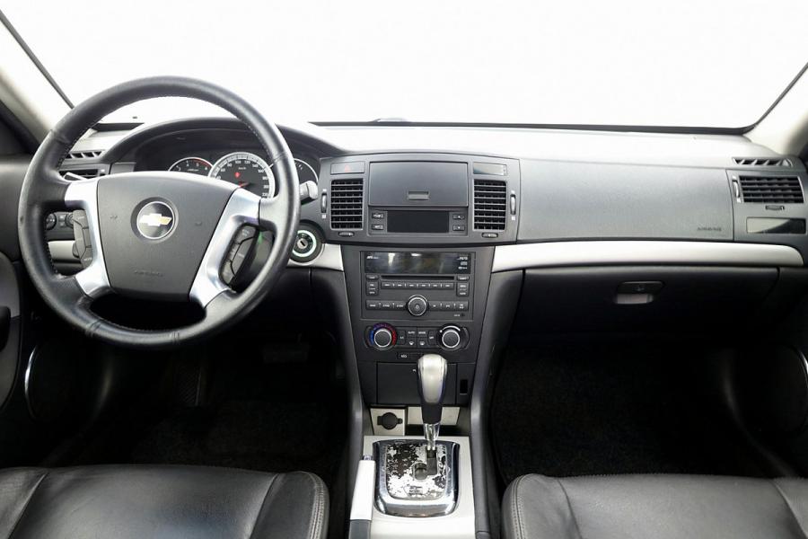 Pelēks Chevrolet Epica 2009 Tallina, ar dzinēja tilpumu 2.00 L un nobraukumu 306 tūkst. km par 999 €, foto 13 vietnē AUTOMOTO.COM.LV