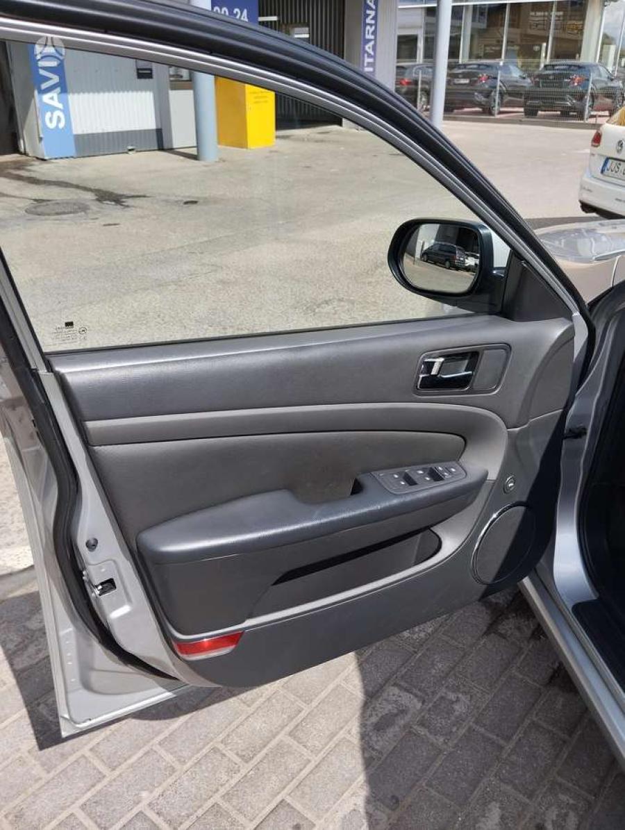 Pelēks Chevrolet Epica 2010 Šauļi, ar dzinēja tilpumu 2.00 L un nobraukumu 162 tūkst. km par 3650 €, foto 6 vietnē AUTOMOTO.COM.LV