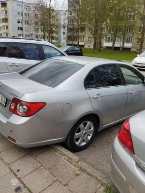 Pelēks Chevrolet Epica 2010 Šauļi, ar dzinēja tilpumu 2.00 L un nobraukumu 162 tūkst. km par 3650 €, foto 24 vietnē AUTOMOTO.COM.LV