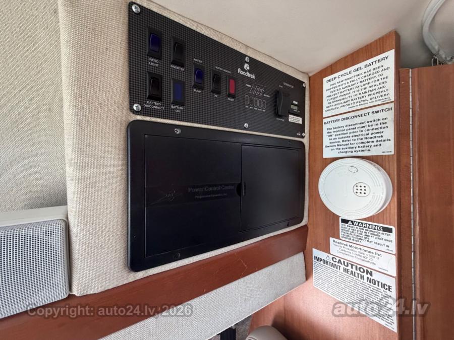 Beige Chevrolet Express 2013 in Tallinn, with an engine capacity of 4.80 L and mileage of 5 thousand km for 79900 €, photo 29 on AUTOMOTO.COM.LV