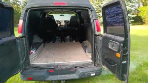 Black Chevrolet Express 2004 in Kaunas, with an engine capacity of 5.30 L and mileage of 90 thousand km for 6000 €, photo 5 on AUTOMOTO.COM.LV