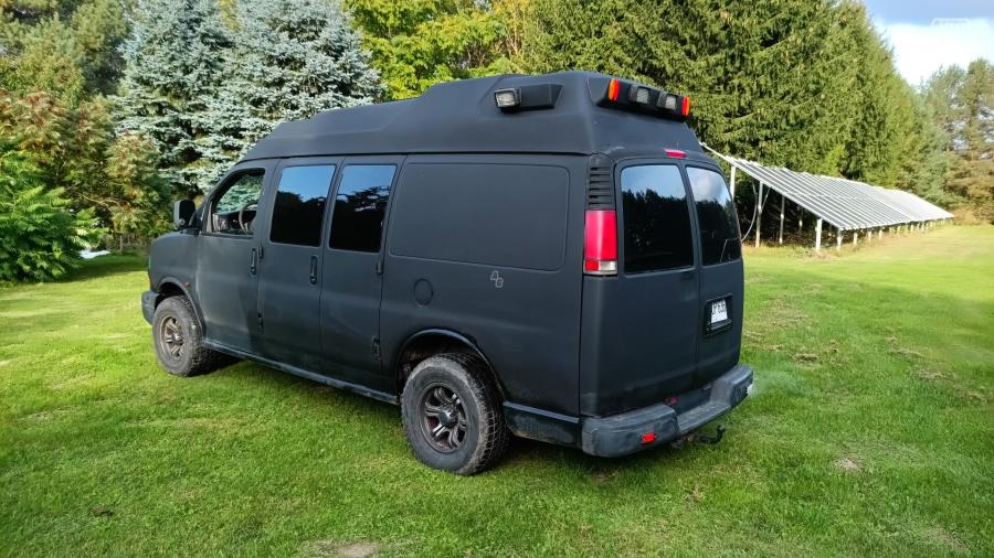 Black Chevrolet Express 2004 in Kaunas, with an engine capacity of 5.30 L and mileage of 90 thousand km for 6000 €, photo 7 on AUTOMOTO.COM.LV