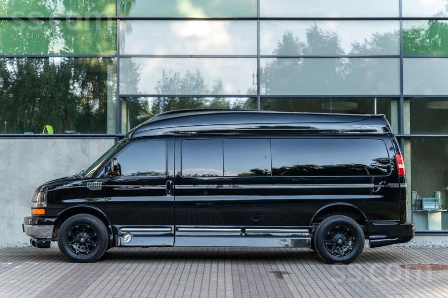 Black Chevrolet Express 2010 in Riga, with an engine capacity of 6.00 L and mileage of 86 thousand km for 28900 €, photo 5 on AUTOMOTO.COM.LV