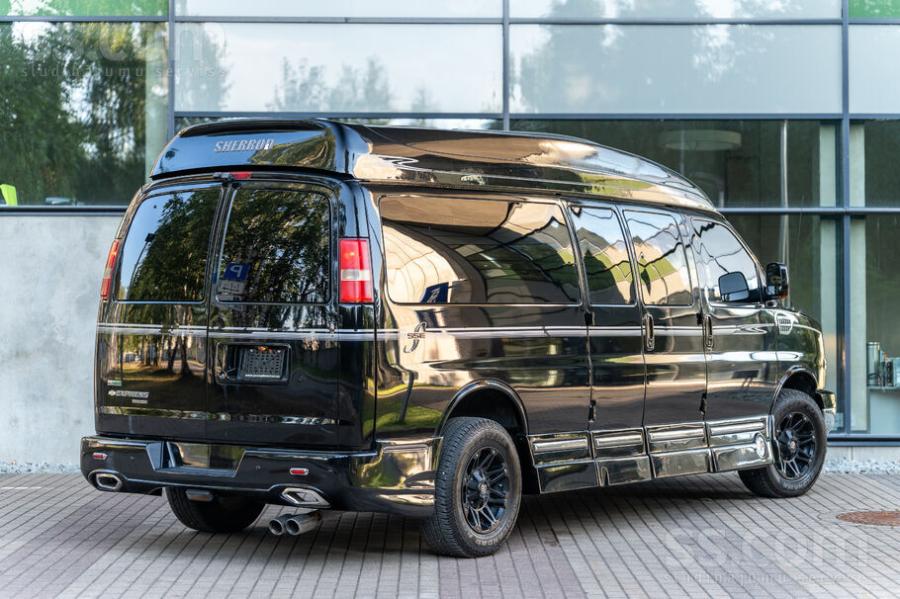 Black Chevrolet Express 2010 in Riga, with an engine capacity of 6.00 L and mileage of 86 thousand km for 28900 €, photo 9 on AUTOMOTO.COM.LV
