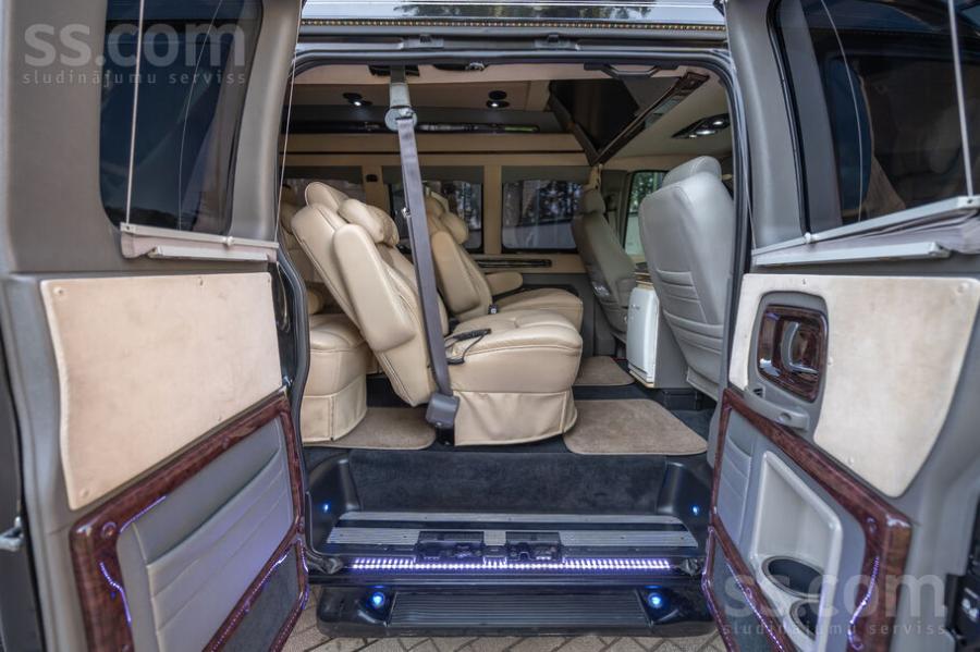 Black Chevrolet Express 2010 in Riga, with an engine capacity of 6.00 L and mileage of 86 thousand km for 28900 €, photo 13 on AUTOMOTO.COM.LV