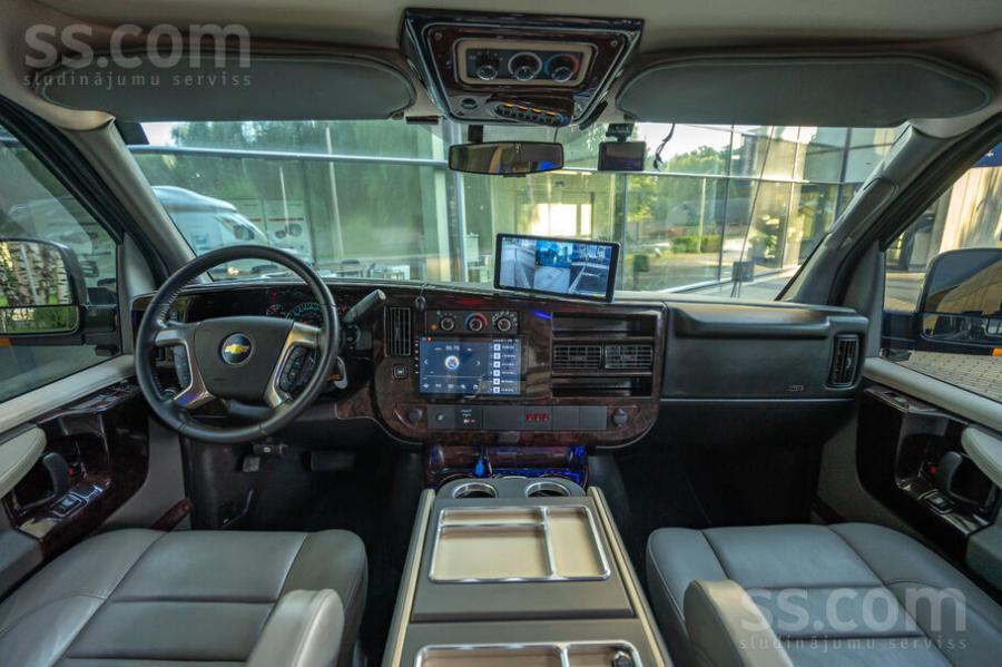 Black Chevrolet Express 2010 in Riga, with an engine capacity of 6.00 L and mileage of 86 thousand km for 28900 €, photo 15 on AUTOMOTO.COM.LV