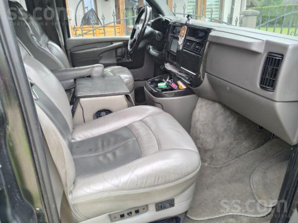 Black Chevrolet Express 2007 in Jelgava, with an engine capacity of 5.30 L and mileage of 205 thousand km for 19500 €, photo 9 on AUTOMOTO.COM.LV