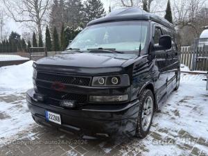 Melns Chevrolet Express 2003 Tallina, ar dzinēja tilpumu 5.30 L un nobraukumu 275 tūkst. km par 22700 €, foto  vietnē AUTOMOTO.COM.LV