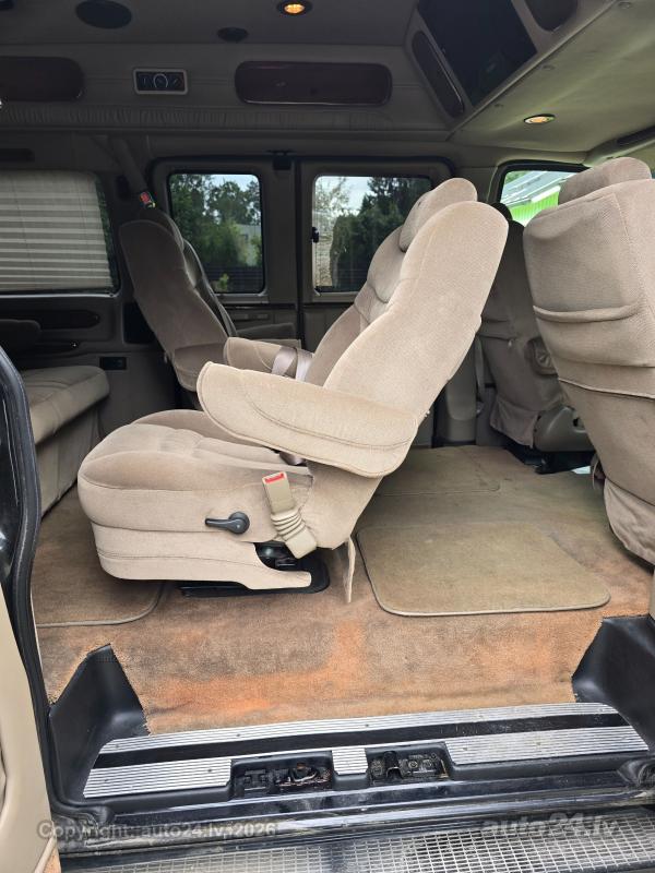Melns Chevrolet Express 2007 Tallina, ar dzinēja tilpumu 5.30 L un nobraukumu 223 tūkst. km par 20900 €, foto 8 vietnē AUTOMOTO.COM.LV