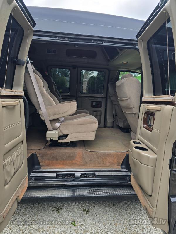 Melns Chevrolet Express 2007 Tallina, ar dzinēja tilpumu 5.30 L un nobraukumu 223 tūkst. km par 20900 €, foto 9 vietnē AUTOMOTO.COM.LV