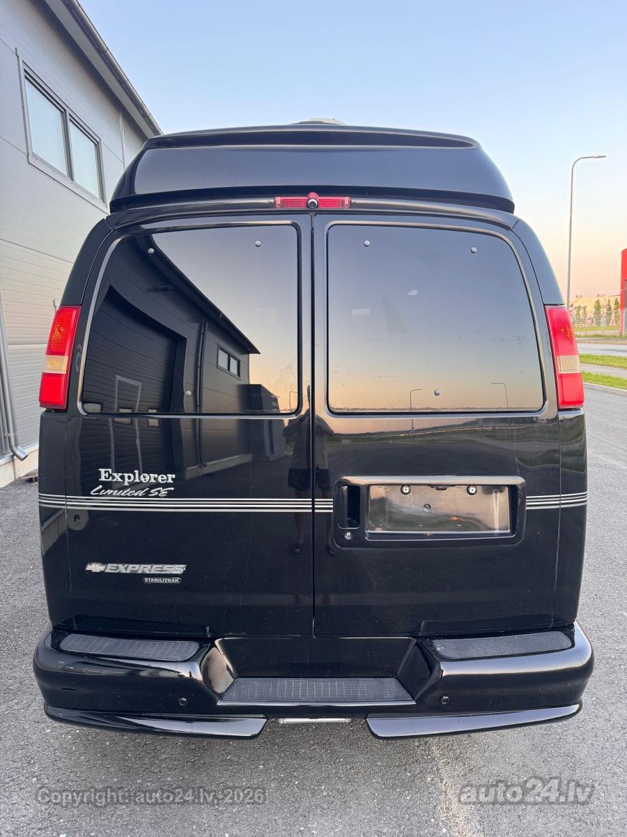 Melns Chevrolet Express 2008 Tallina, ar dzinēja tilpumu 5.30 L un nobraukumu 55 tūkst. km par 24200 €, foto 7 vietnē AUTOMOTO.COM.LV
