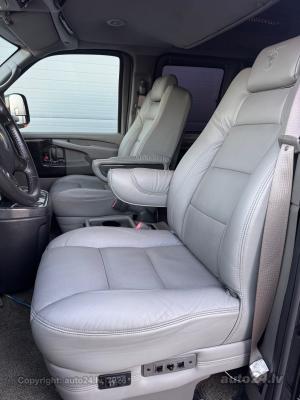 Melns Chevrolet Express 2008 Tallina, ar dzinēja tilpumu 5.30 L un nobraukumu 55 tūkst. km par 24200 €, foto 11 vietnē AUTOMOTO.COM.LV