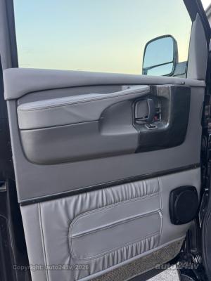 Melns Chevrolet Express 2008 Tallina, ar dzinēja tilpumu 5.30 L un nobraukumu 55 tūkst. km par 24200 €, foto 13 vietnē AUTOMOTO.COM.LV