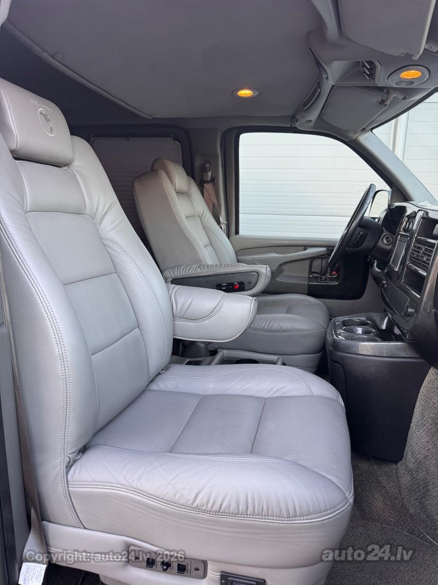 Melns Chevrolet Express 2008 Tallina, ar dzinēja tilpumu 5.30 L un nobraukumu 55 tūkst. km par 24200 €, foto 14 vietnē AUTOMOTO.COM.LV