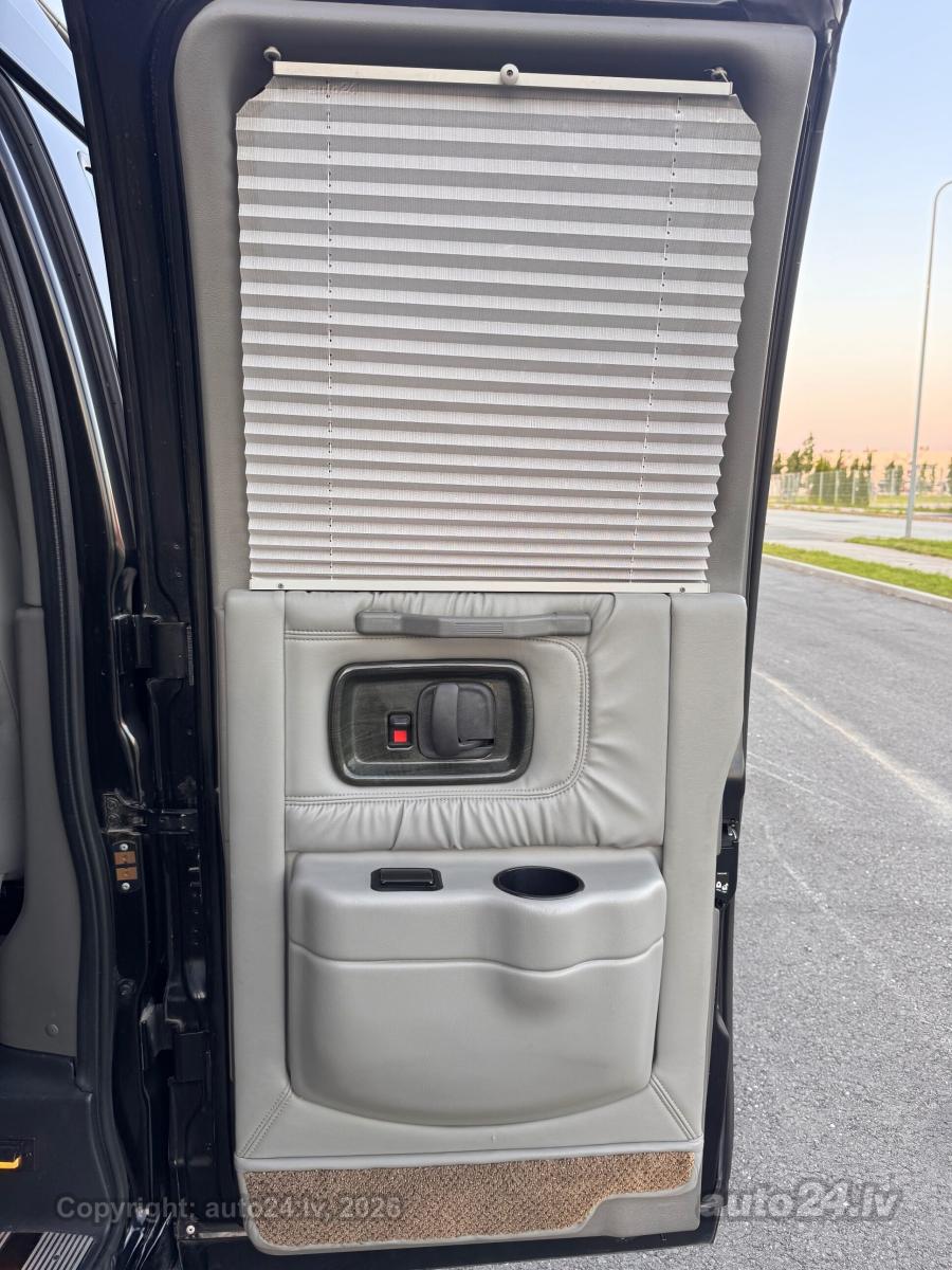 Melns Chevrolet Express 2008 Tallina, ar dzinēja tilpumu 5.30 L un nobraukumu 55 tūkst. km par 24200 €, foto 17 vietnē AUTOMOTO.COM.LV