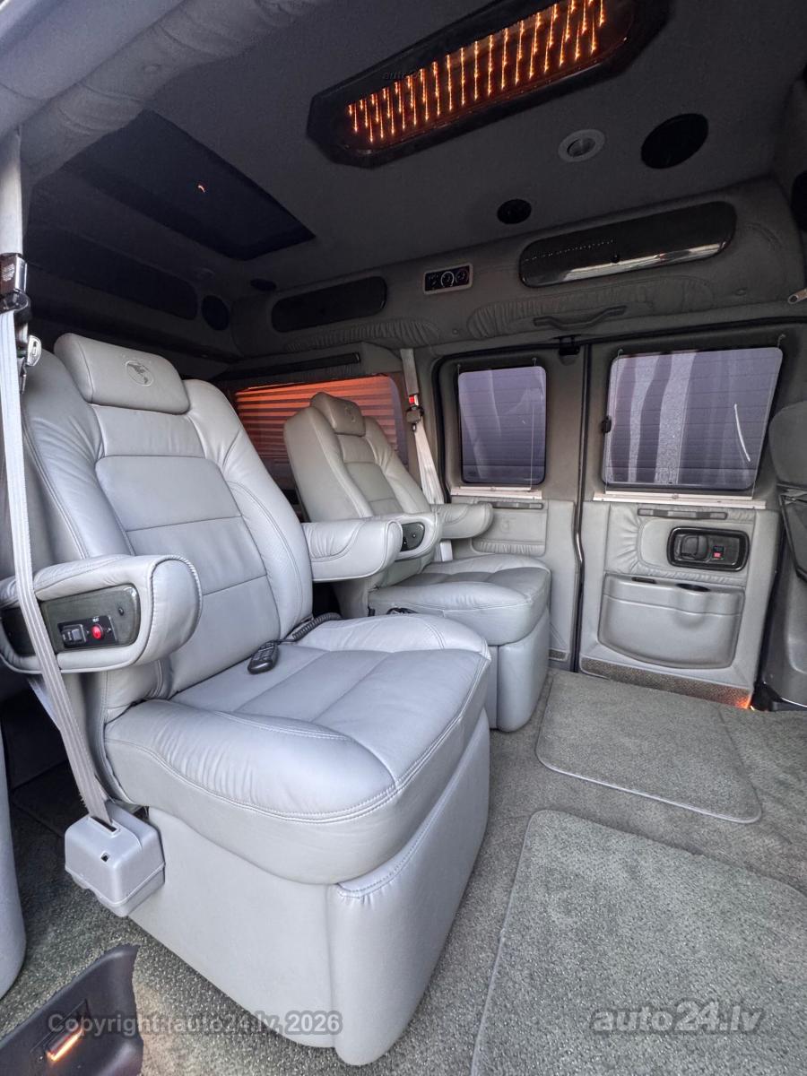 Melns Chevrolet Express 2008 Tallina, ar dzinēja tilpumu 5.30 L un nobraukumu 55 tūkst. km par 24200 €, foto 19 vietnē AUTOMOTO.COM.LV