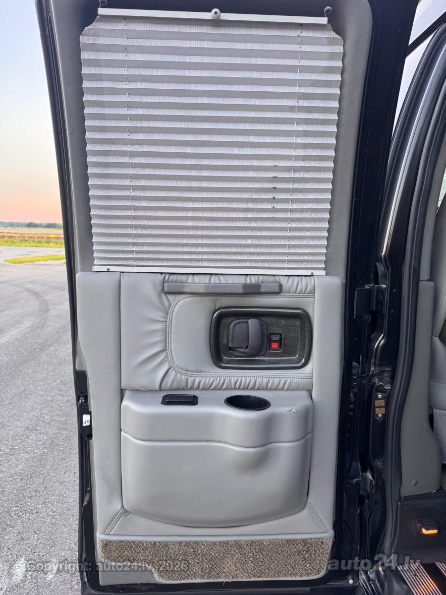 Melns Chevrolet Express 2008 Tallina, ar dzinēja tilpumu 5.30 L un nobraukumu 55 tūkst. km par 24200 €, foto 21 vietnē AUTOMOTO.COM.LV