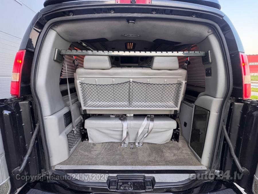 Melns Chevrolet Express 2008 Tallina, ar dzinēja tilpumu 5.30 L un nobraukumu 55 tūkst. km par 24200 €, foto 22 vietnē AUTOMOTO.COM.LV