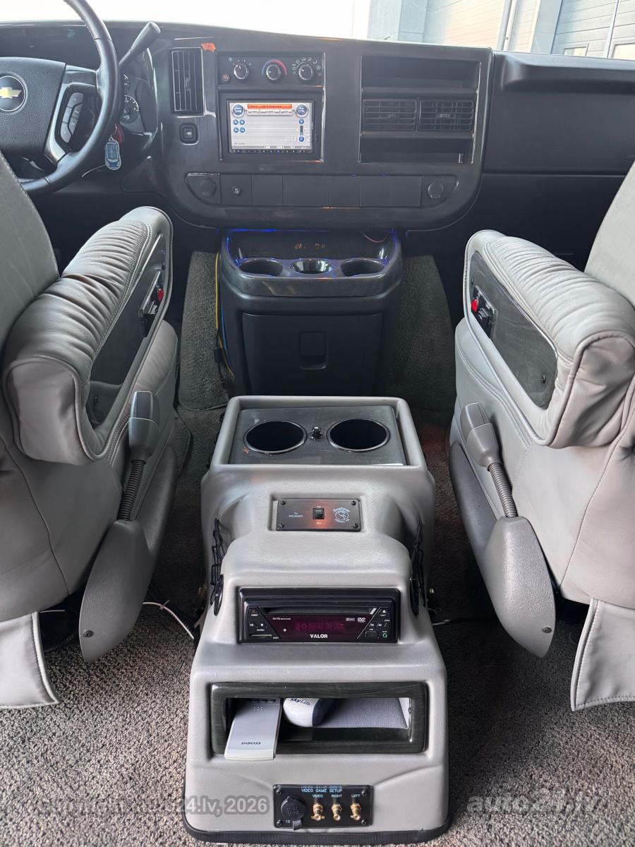 Melns Chevrolet Express 2008 Tallina, ar dzinēja tilpumu 5.30 L un nobraukumu 55 tūkst. km par 24200 €, foto 27 vietnē AUTOMOTO.COM.LV
