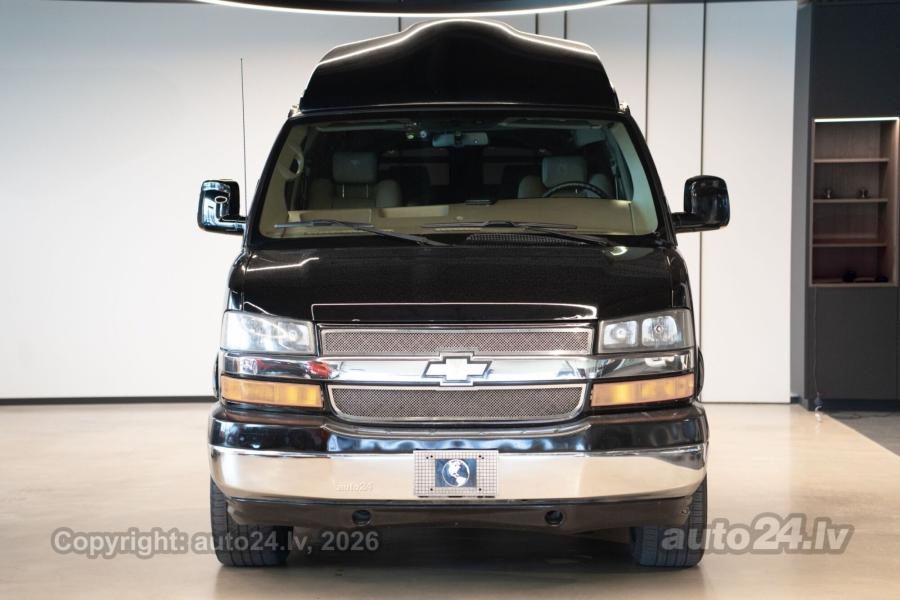 Black Chevrolet Express 2010 in Tallinn, with an engine capacity of 6.00 L and mileage of 77 thousand km for 30132 €, photo 3 on AUTOMOTO.COM.LV