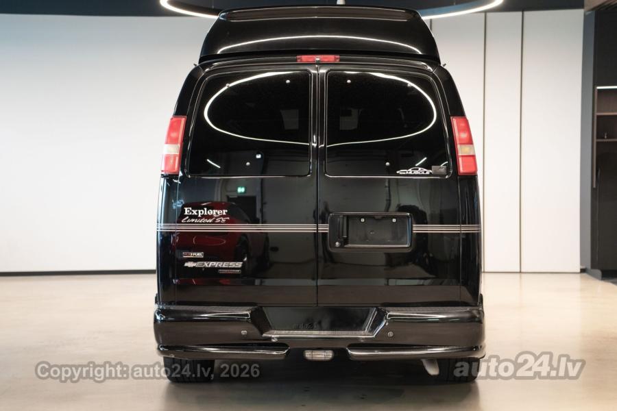 Black Chevrolet Express 2010 in Tallinn, with an engine capacity of 6.00 L and mileage of 77 thousand km for 30132 €, photo 10 on AUTOMOTO.COM.LV