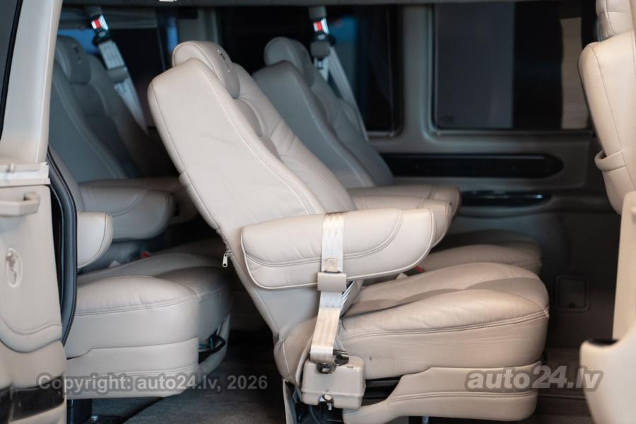 Black Chevrolet Express 2010 in Tallinn, with an engine capacity of 6.00 L and mileage of 77 thousand km for 30132 €, photo 14 on AUTOMOTO.COM.LV
